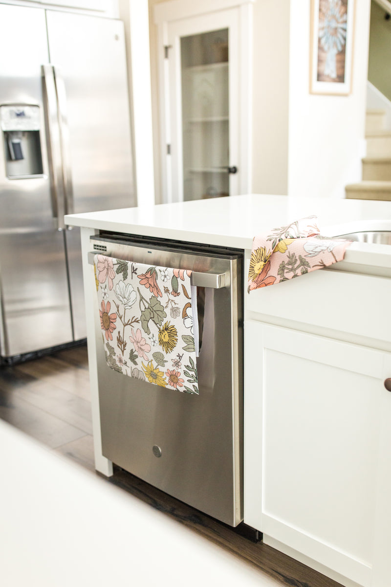 Flowers On Tan Hand Towel – UNRAKD
